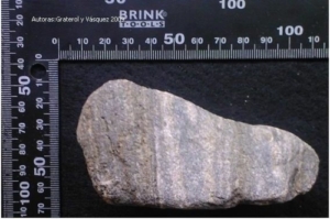 Roca Metamórfica Foliada. Gneis - Banco de imágenes - UMA Divulga